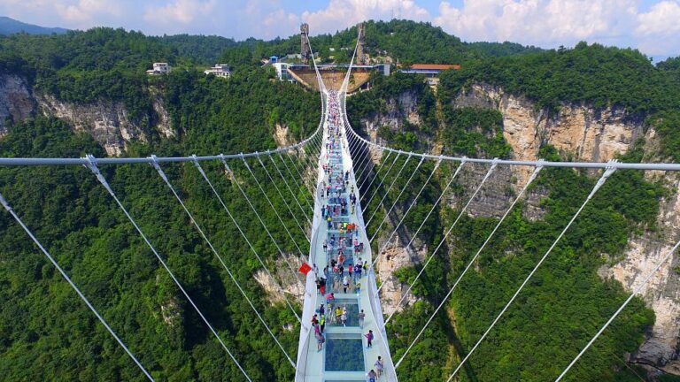 Top 6 Most Dangerous Bridges In The World